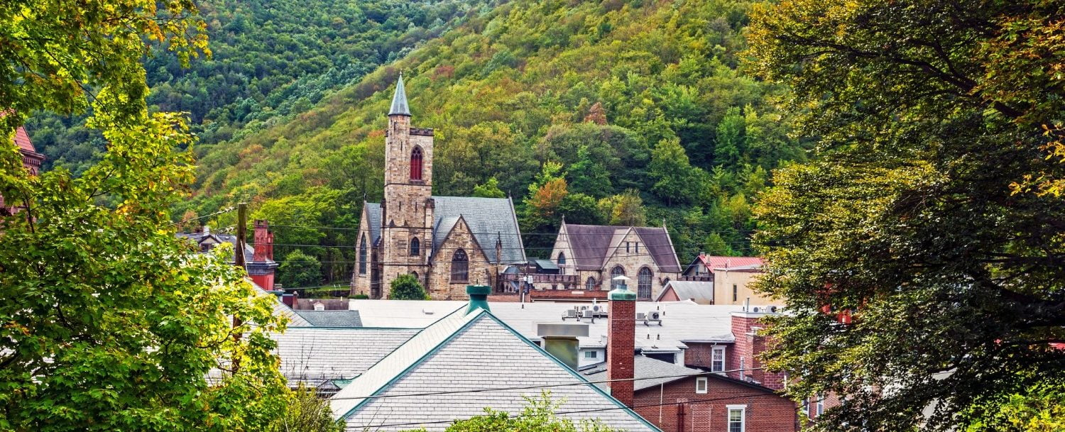 Discover the Charm of Downtown Poconos | Mountaintop Lodge